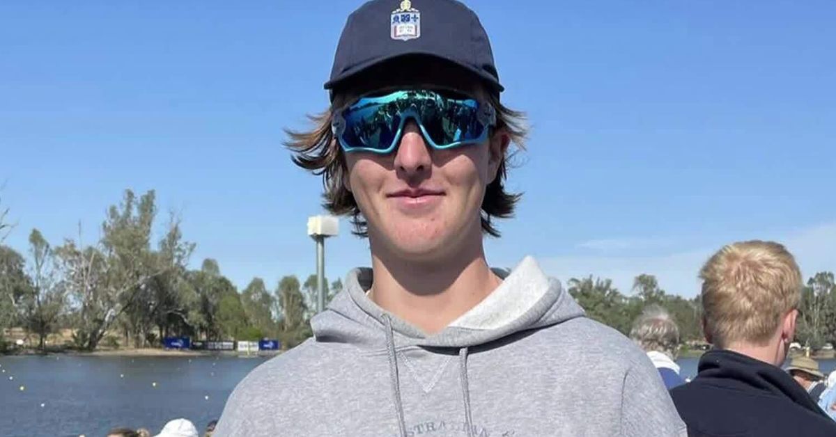 Melbourne Grammar death: Year 12 student dies after collapsing at ...