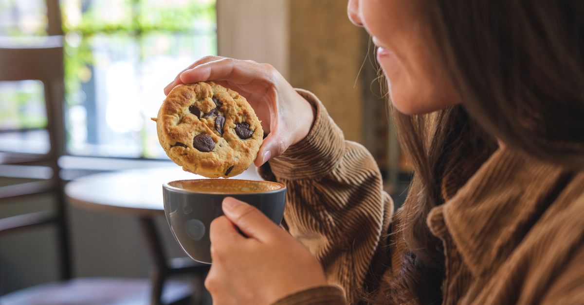 How to properly dunk a biscuit in your tea, the five steps you need to ...