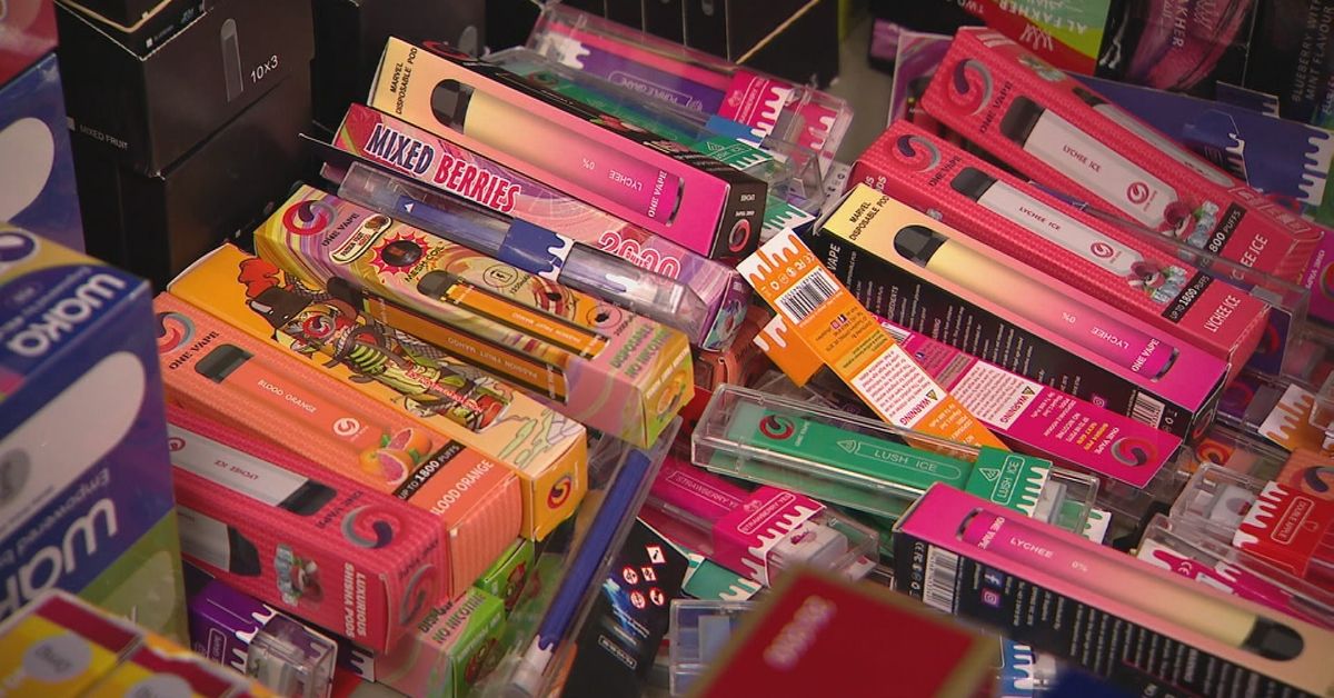 Vaping news: Australian convenience stores still illegally selling ...