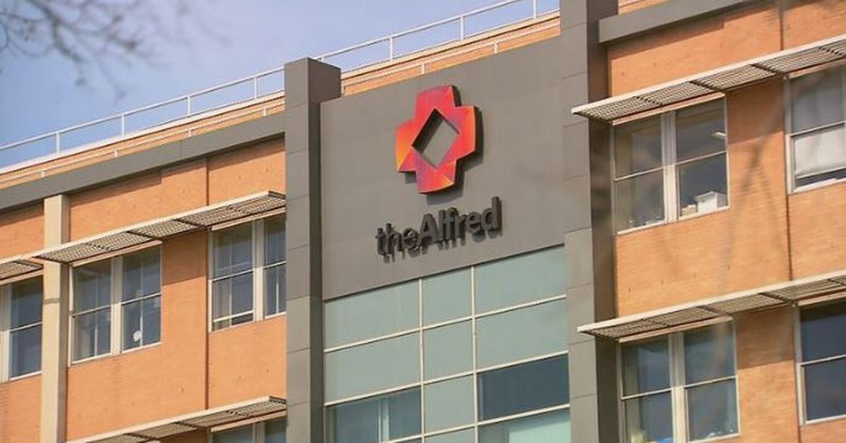Alfred Hospital: Management asks staff to turn off lights amid budget cuts