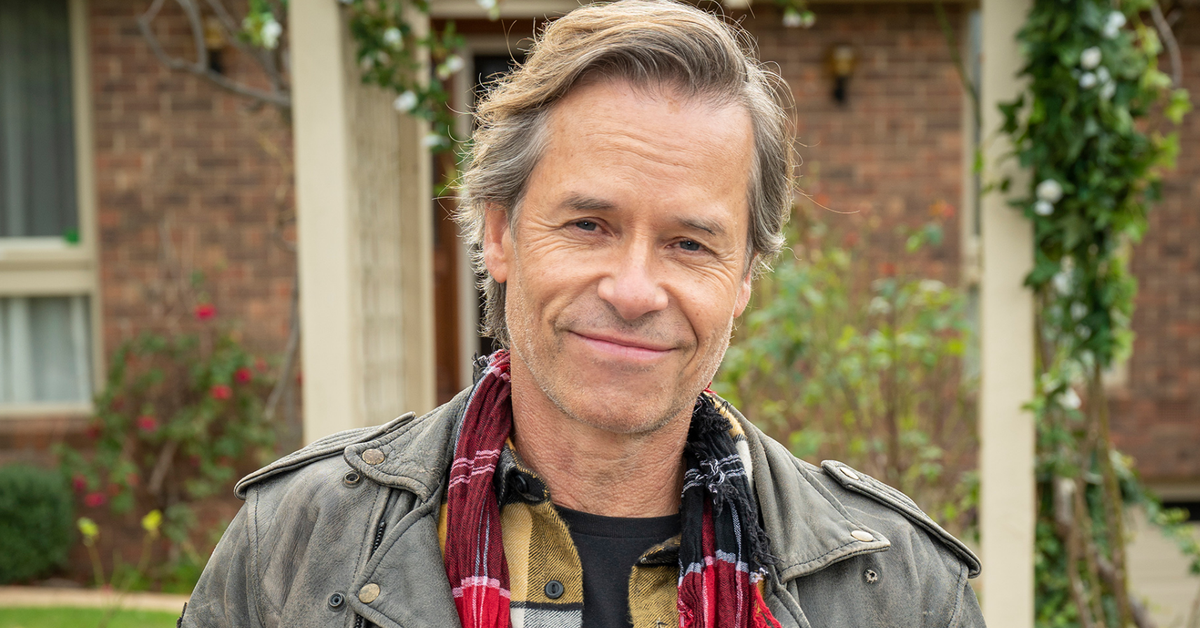 Guy Pearce set to return to Ramsay Street in Neighbours reboot - 9Celebrity
