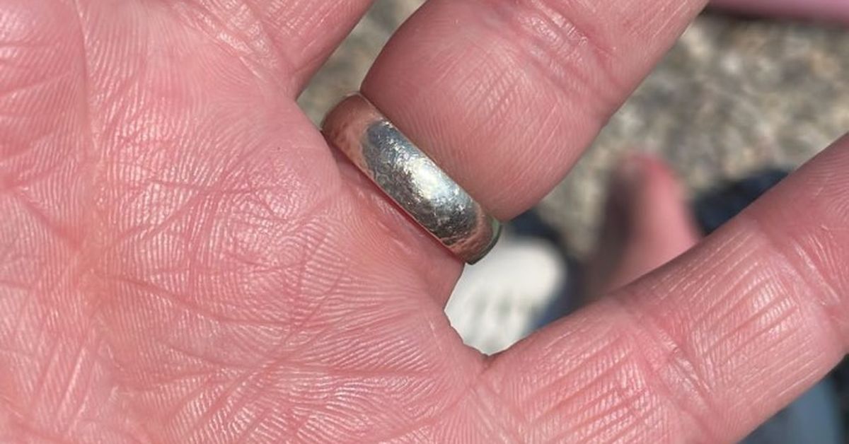 Man's incredible gesture for couple who lost their wedding ring - 9Honey