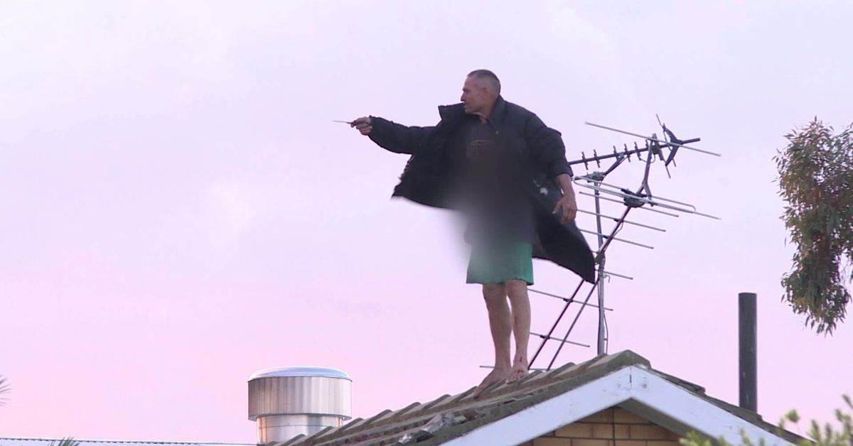 Goonoo Goonoo: Man dead, another in custody after dramatic police ...