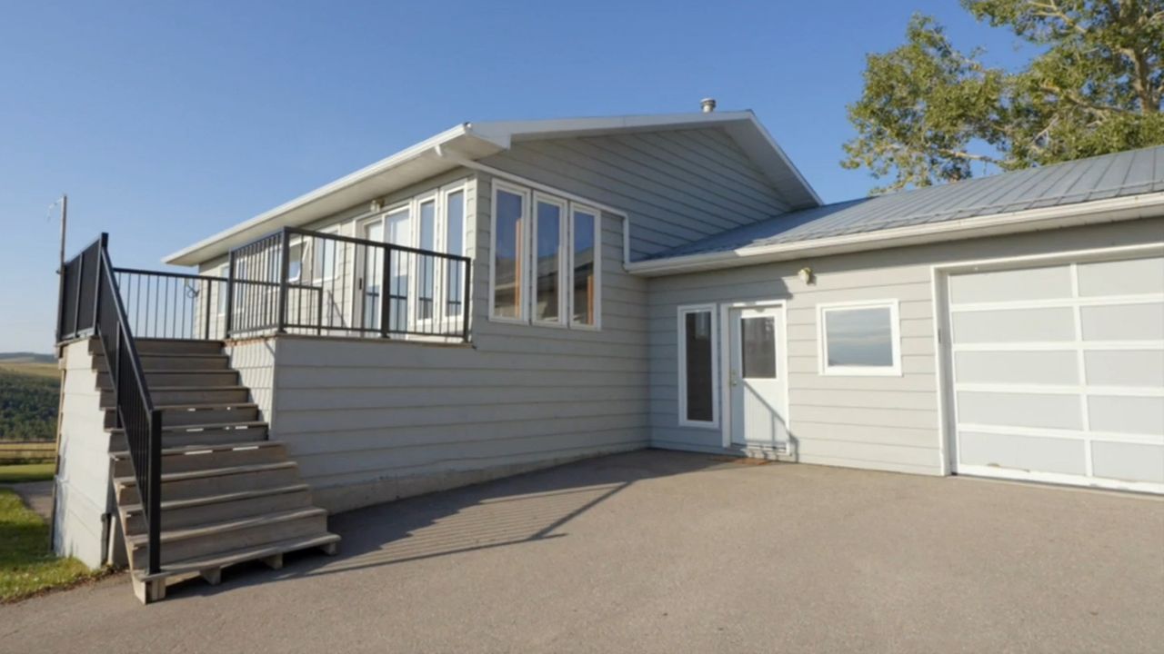 Watch Find My Country House Canada - Season 2 - Ep 14 Foothills | 9Now