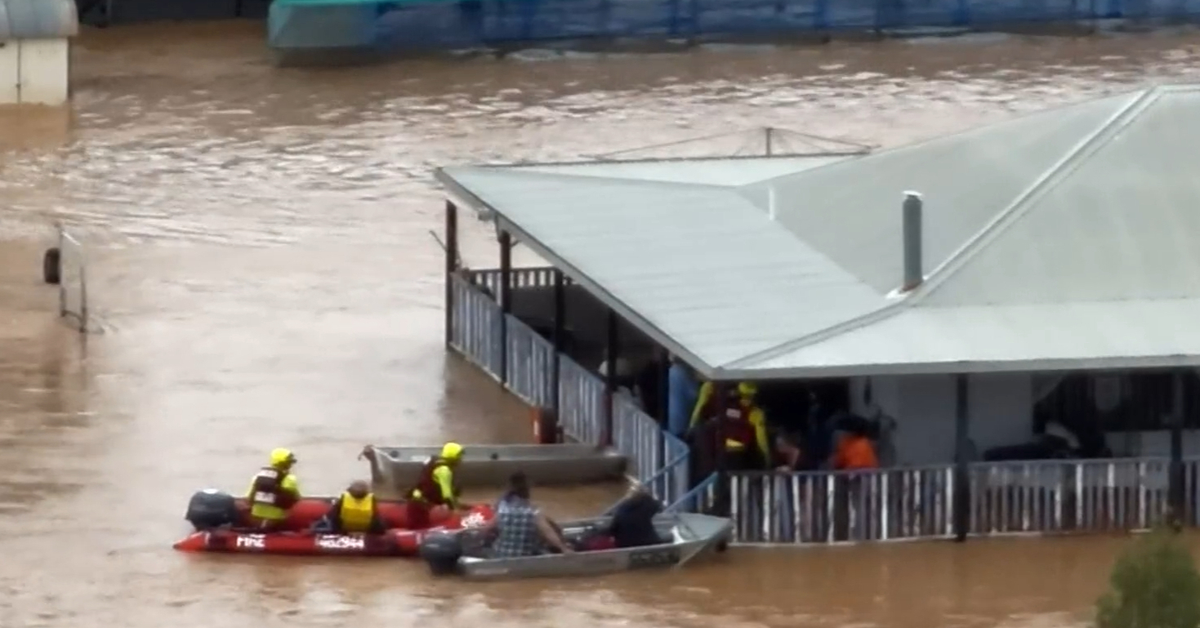 More than 100 homes inundated in Queensland flood emergency