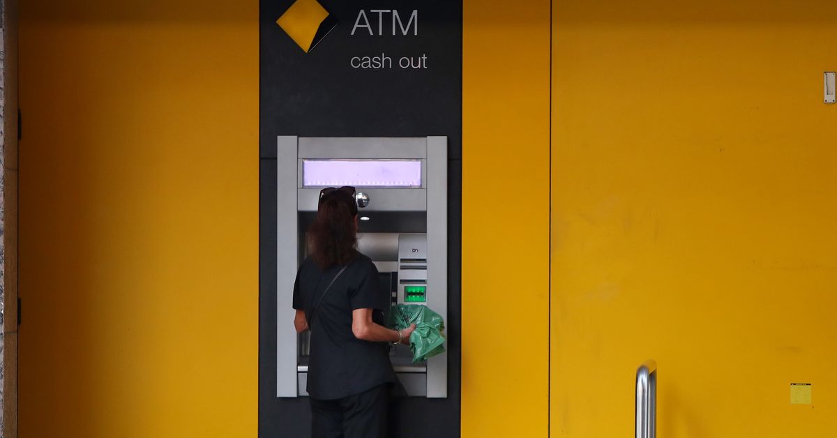 Commonwealth Bank fees: Australia's largest bank to slug customers $3 ...