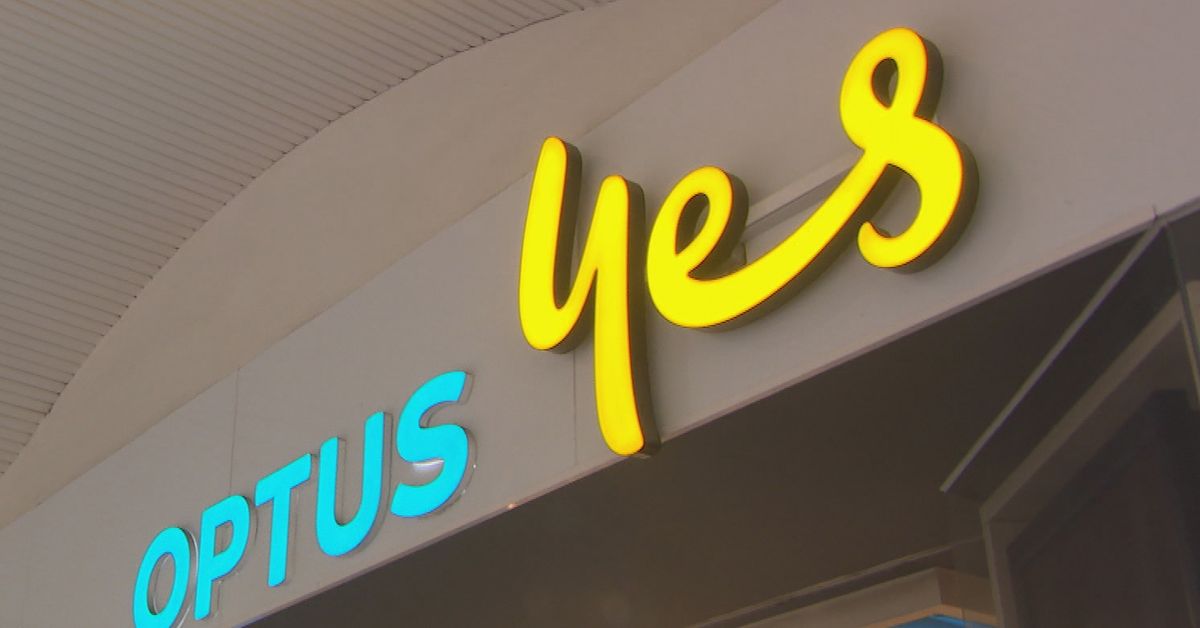Emails and text messages reveal scramble inside Optus after triple-zero ...