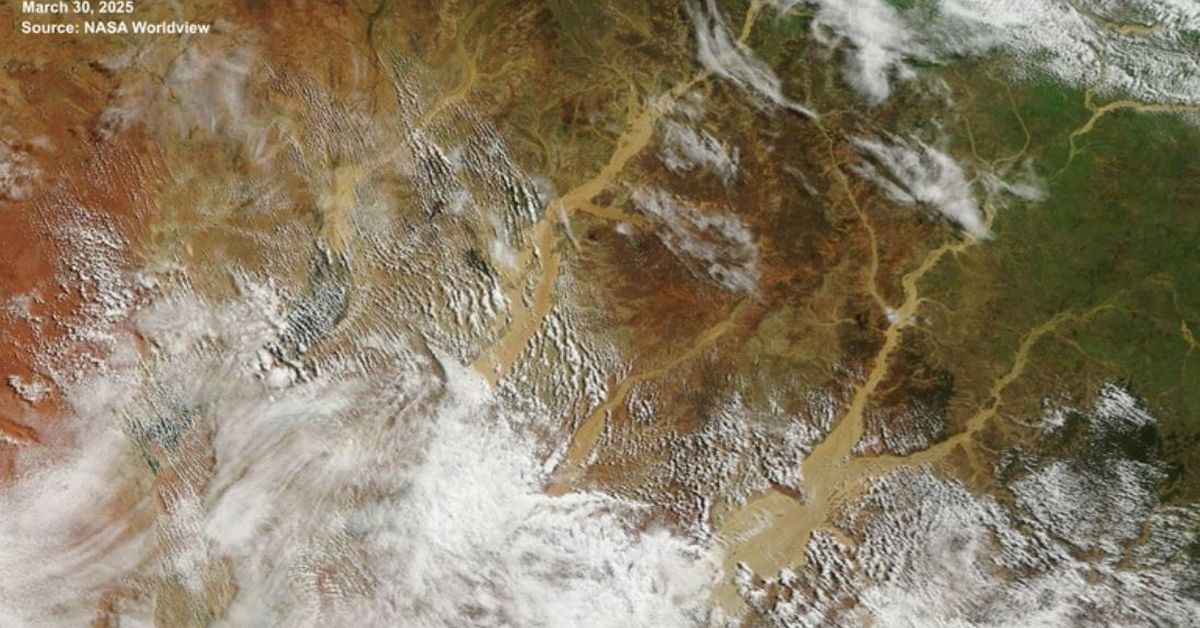 Queensland floods: NASA image shows Queensland river swollen to 60km ...