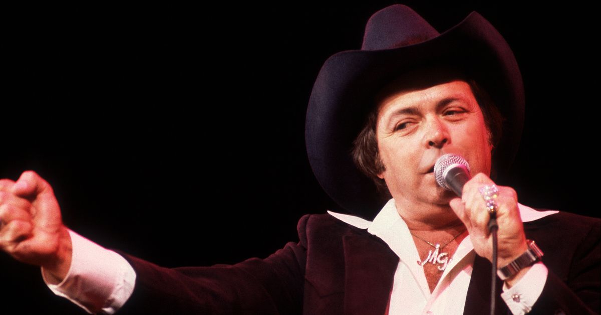 Mickey Gilley dead: Country singer featured in Urban Cowboy was 86 ...