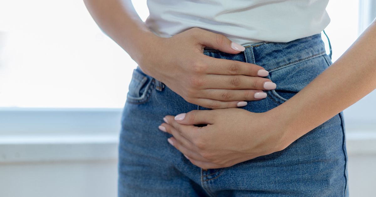 The health risks from sucking in your stomach - 9Coach