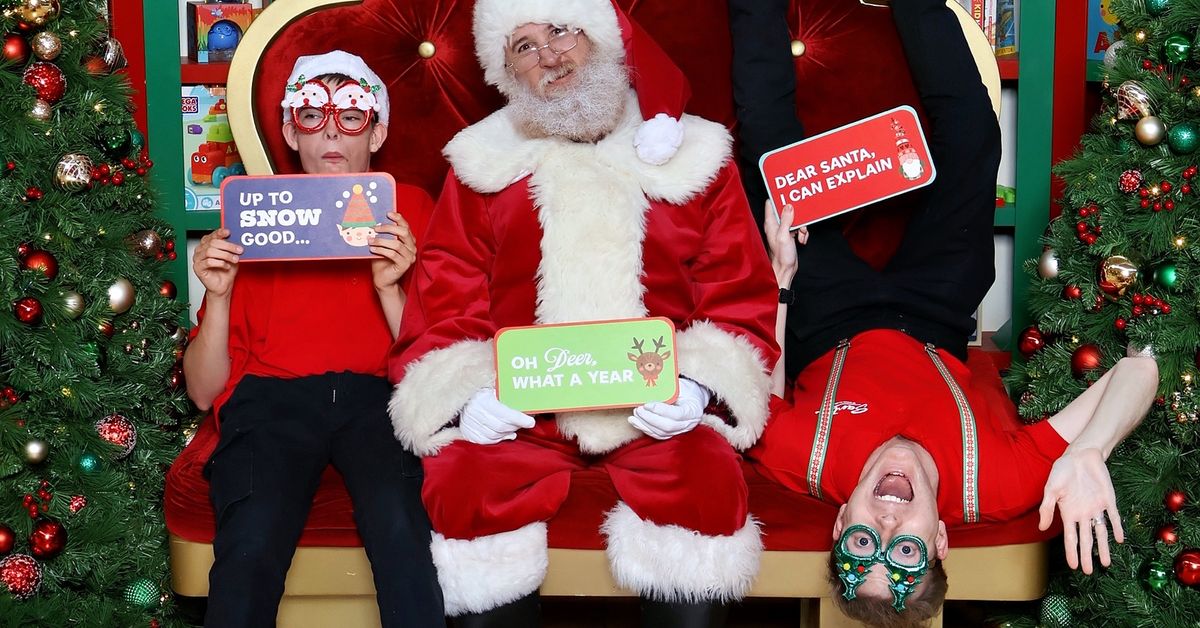 A day in the busy life of a Santa helper over Christmas | Exclusive ...