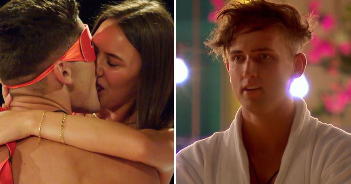 Love Island Australia 2022: Bombshell Mitch kisses Phoebe mid strip tease during the in the ...