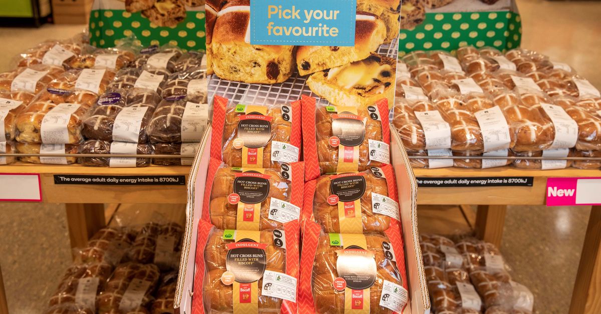 Woolies announces brand new limited edition Lotus Biscoff Hot Cross ...