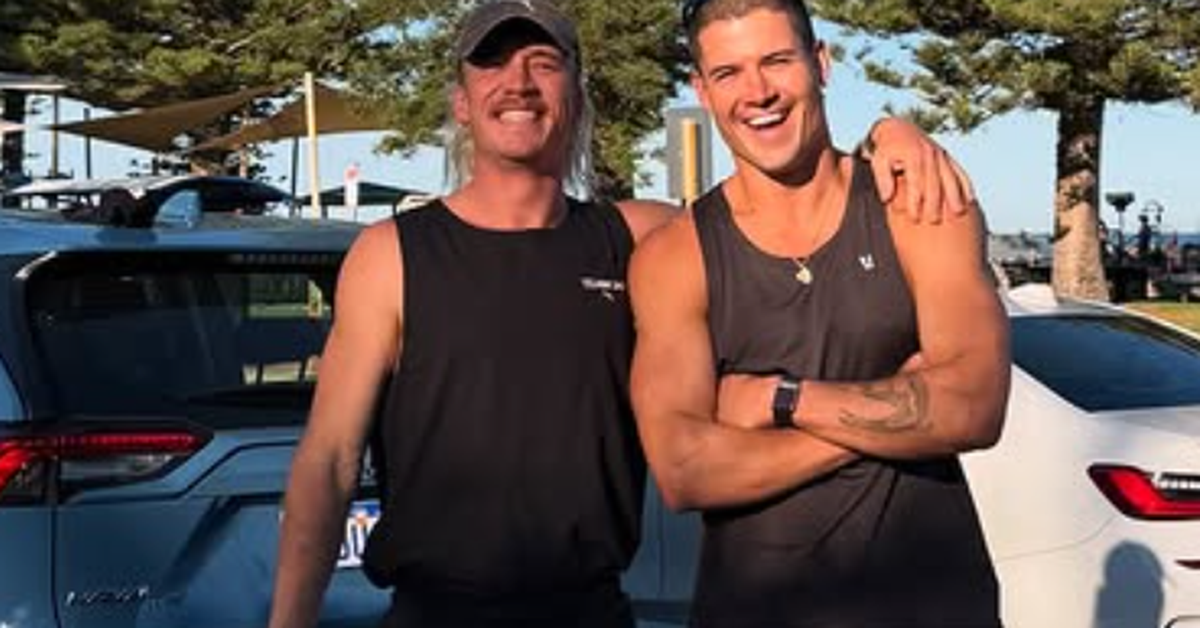 William Goodge: Runner becomes fastest person to cross Australia on foot