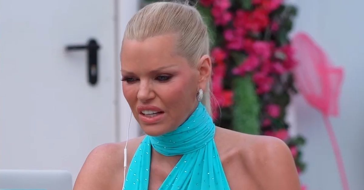 Love Island Australia 2024 Exclusive: Sophie Monk hacks the Islanders ... Love Island Australia 2024 Exclusive: Sophie Monk hacks the Islanders ...