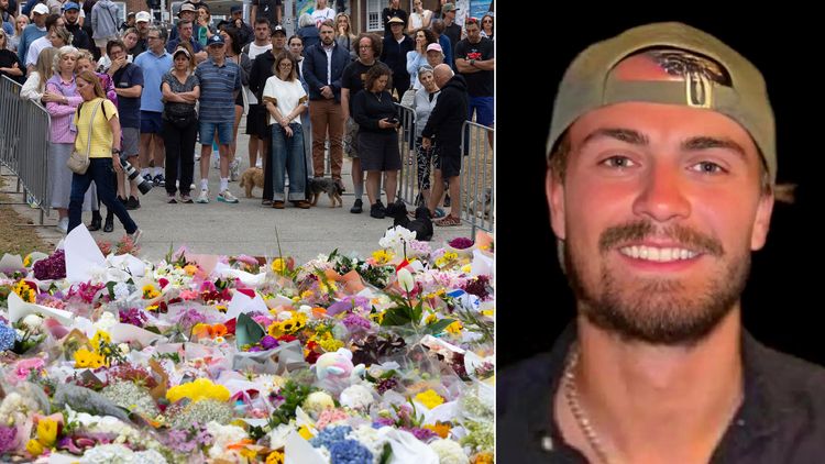 Bondi Shooting: Flowers cleared from scene of Bondi shooting more than ...