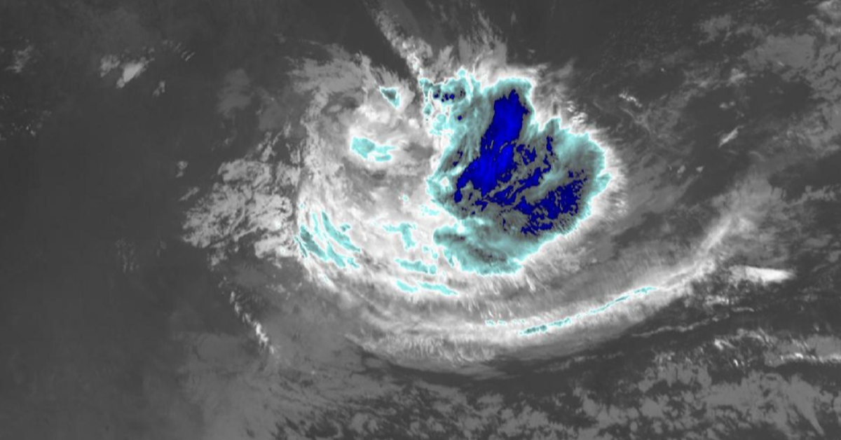 Ex-Tropical Cyclone Alfred update: Ex-cyclone makes landfall as it ...