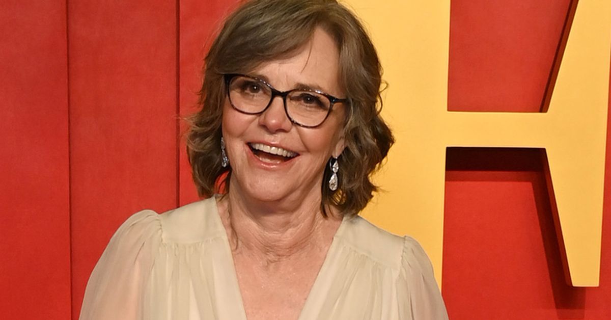 Sally Field's love life: After two marriages, Oscar winner 'can't ...