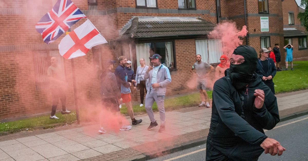 UK riots: Dozens arrested in far-right-fuelled violent UK protests ...