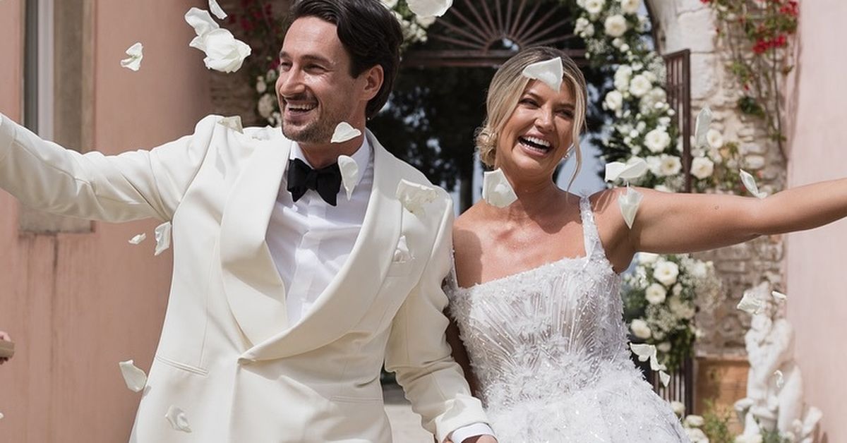 Love Island Australia's Anna McEvoy marries Michael Staples in a stunning ceremony in Greece