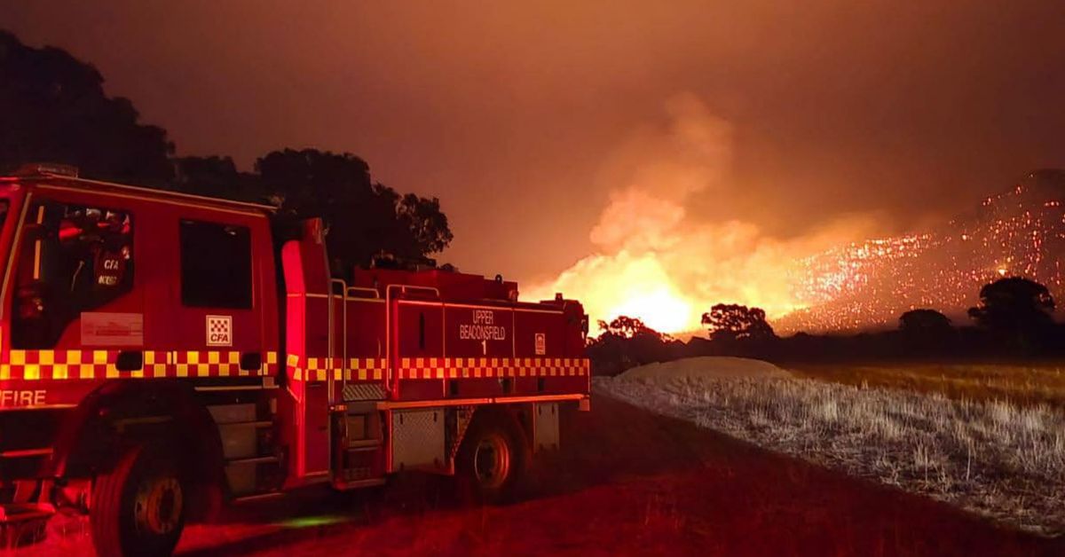 Victorian bushfire updates: Fire crews battle blazes amid heatwave