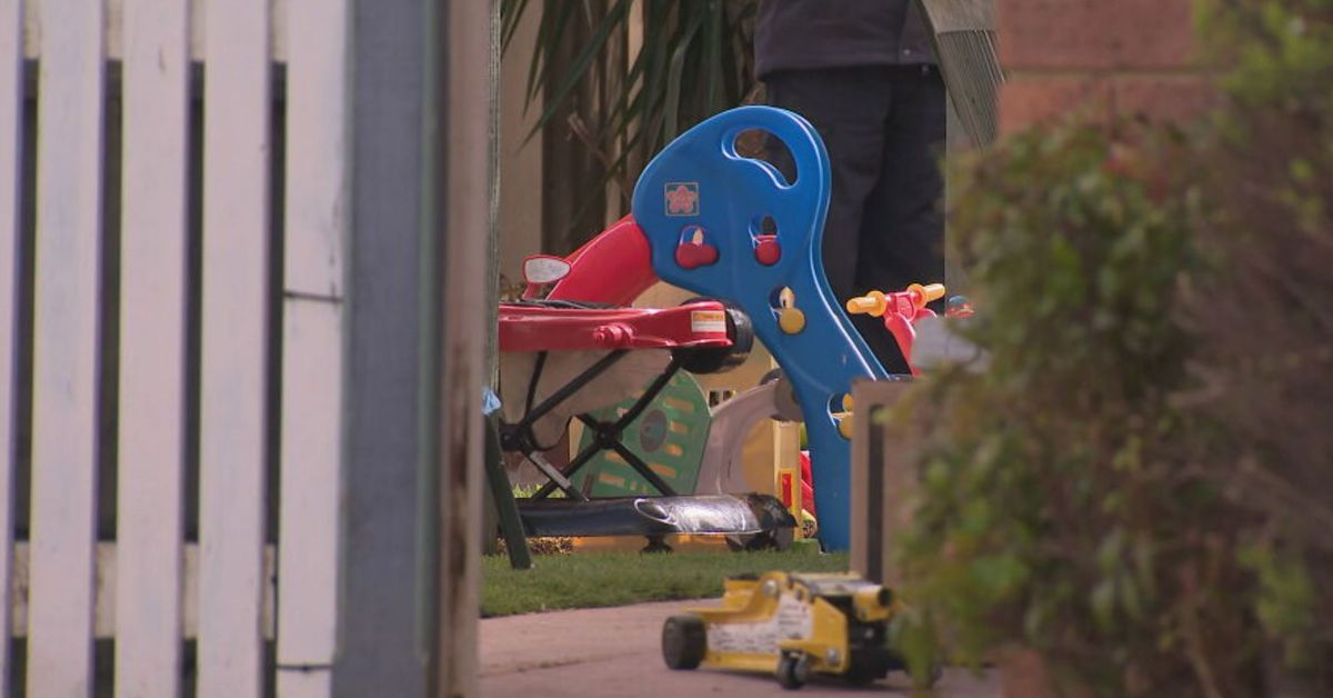 Sydenham: Woman freed on bail over fire that killed two children