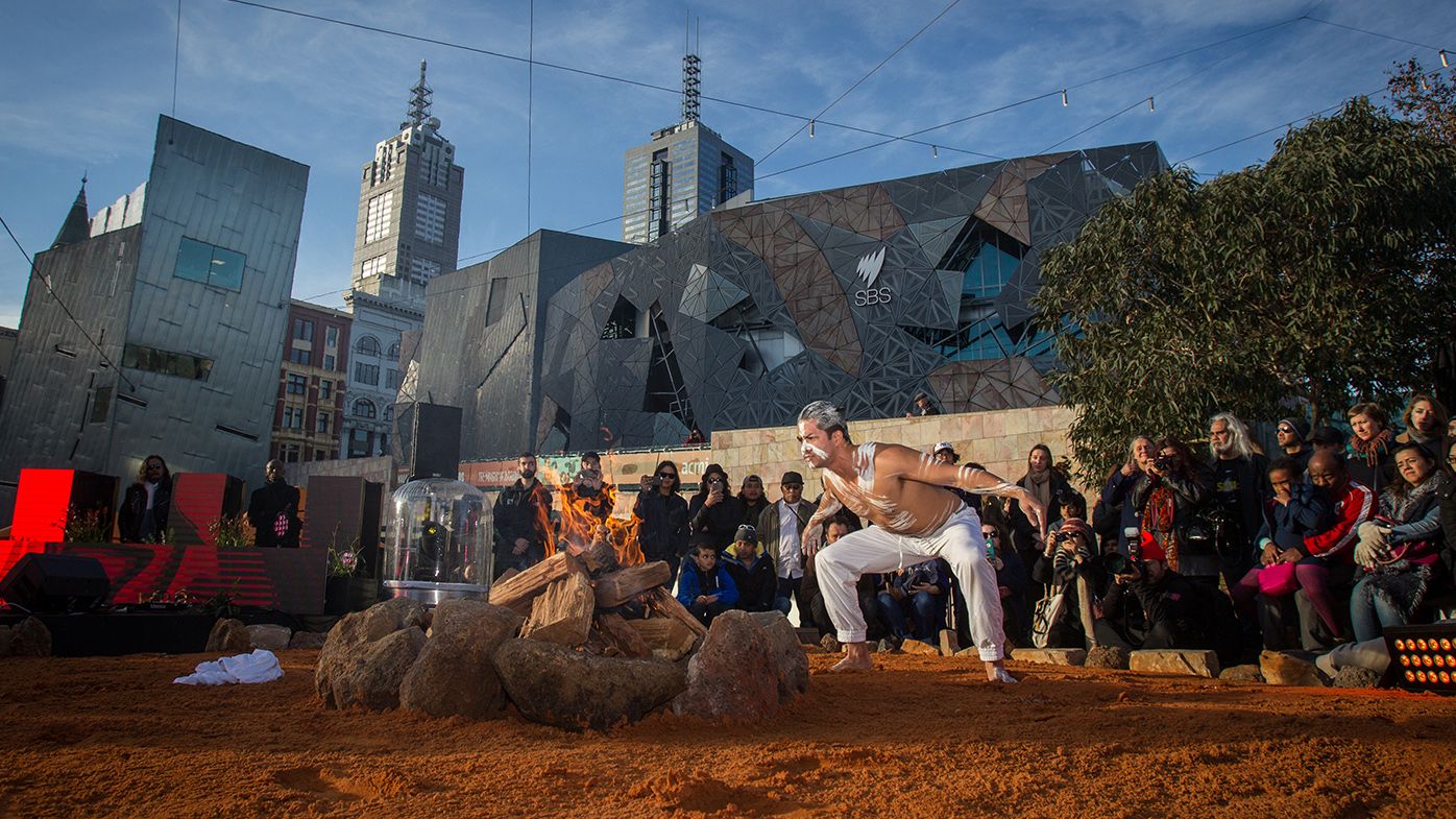 Federation Square: Push to open square to Yarra River