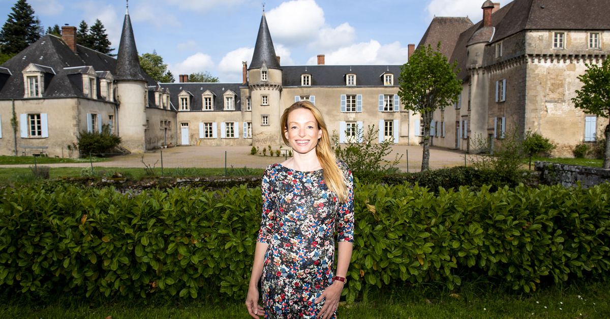 Stephanie Jarvis created YouTube hit The Chateau Diaries after pandemic ...