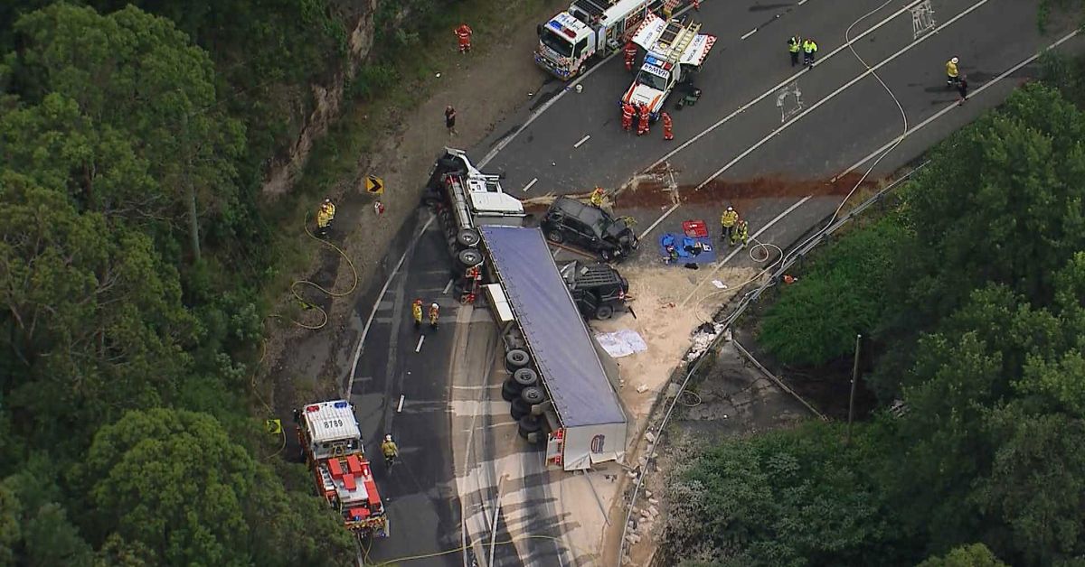 Bells Line of Road crash: Multiple people hurt after truck rolls and ...