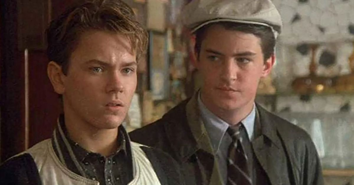 Why the tragic 1993 death of River Phoenix haunted Matthew Perry ...