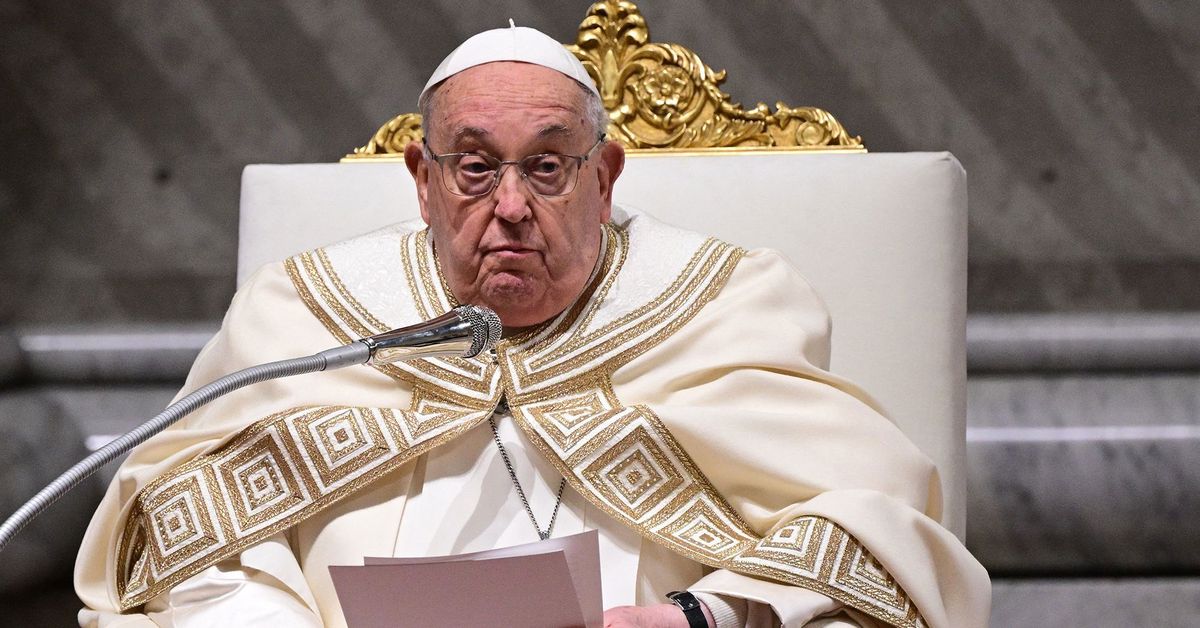 Pope Francis health update: New breathing crisis puts Pope Francis back ...