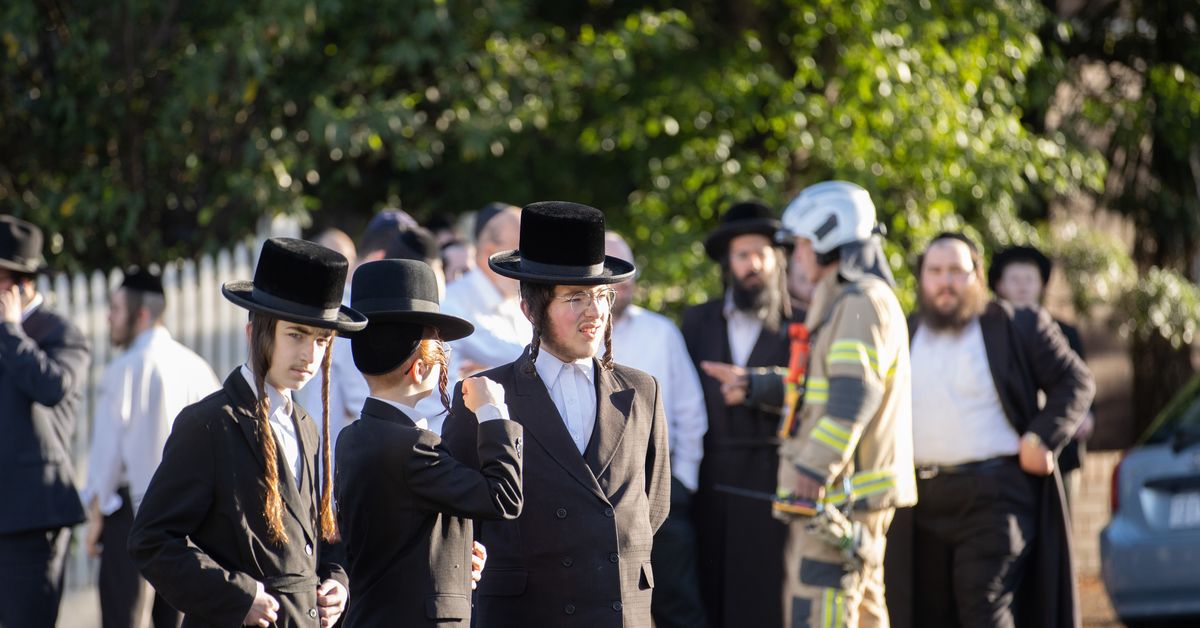 Adass Israel synagogue fire updates: 'Act of hate': Leaders condemn ...