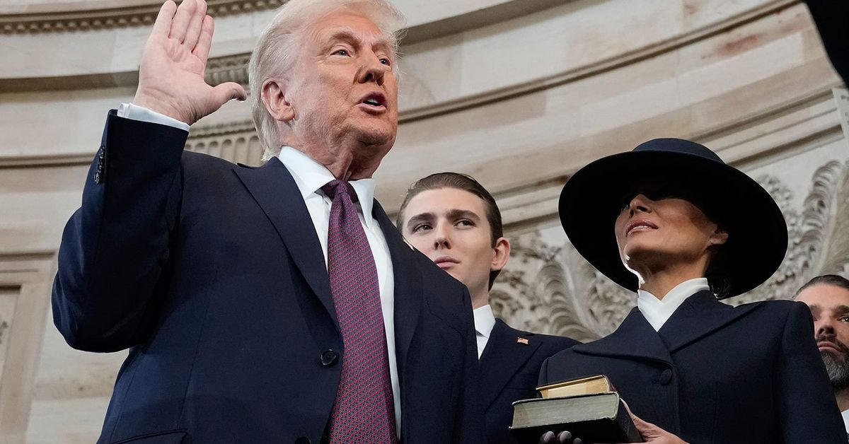 Donald Trump didn't put hand on the Bible while taking oath of office